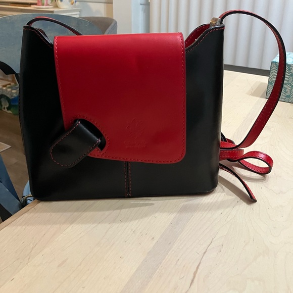 Vera Pelle | Bags | Vera Pelle Made In Italy Red And Black Leather ...